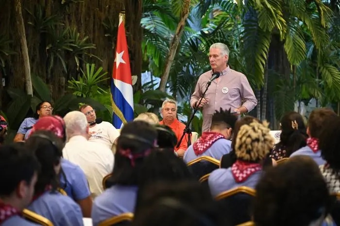 Cuban president meets with over 300 enthusiastic U.S. supporters ...